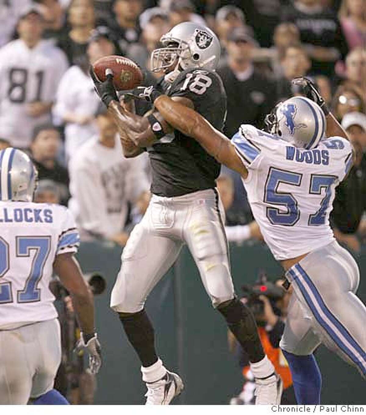 High-powered hookup / Moss helps kick-start offense