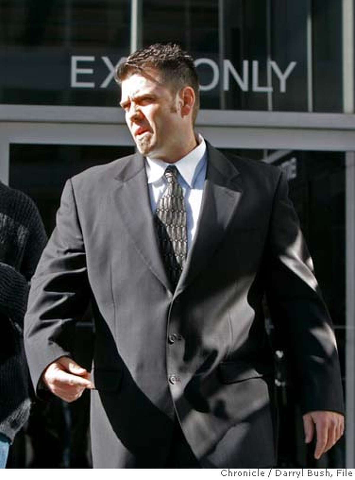 SAN FRANCISCO / Bonds' trainer reaffirms right not to answer / Court ...