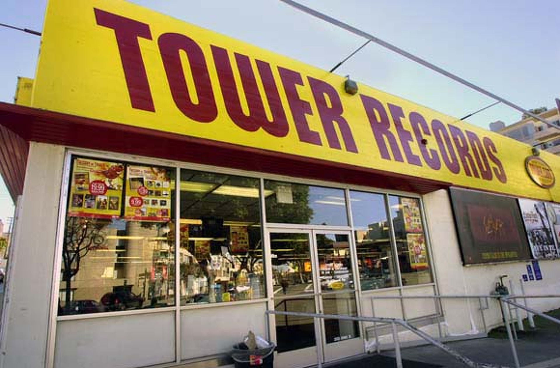Tower starting to crumble / Retailer files for bankruptcy protection again