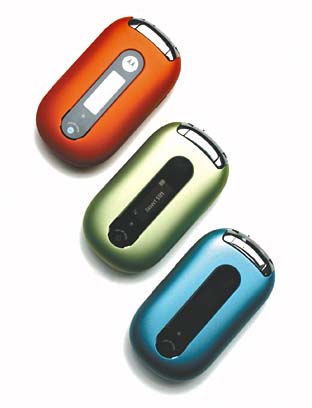 Cool-looking phones find strong reception / Phonemakers are focusing on ...