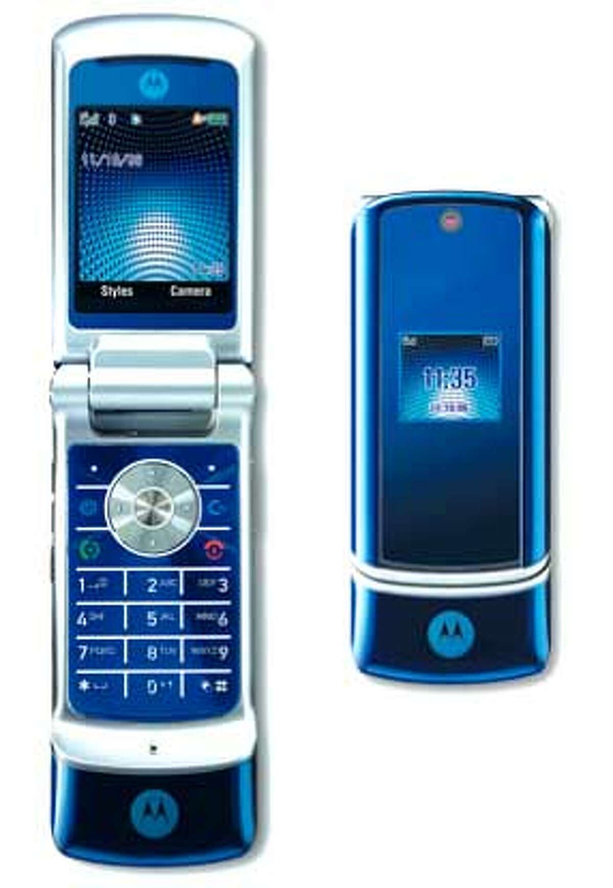 Cool-looking phones find strong reception / Phonemakers are focusing on ...