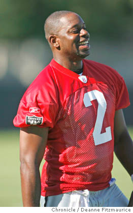 Brooks is quickly off and running with the Raiders