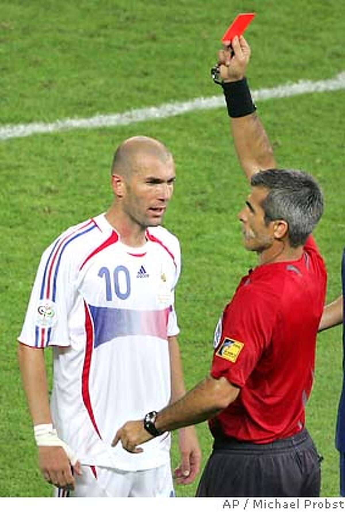 WORLD CUP 2006 / Italy wins head game / Zidane loses it, then France does