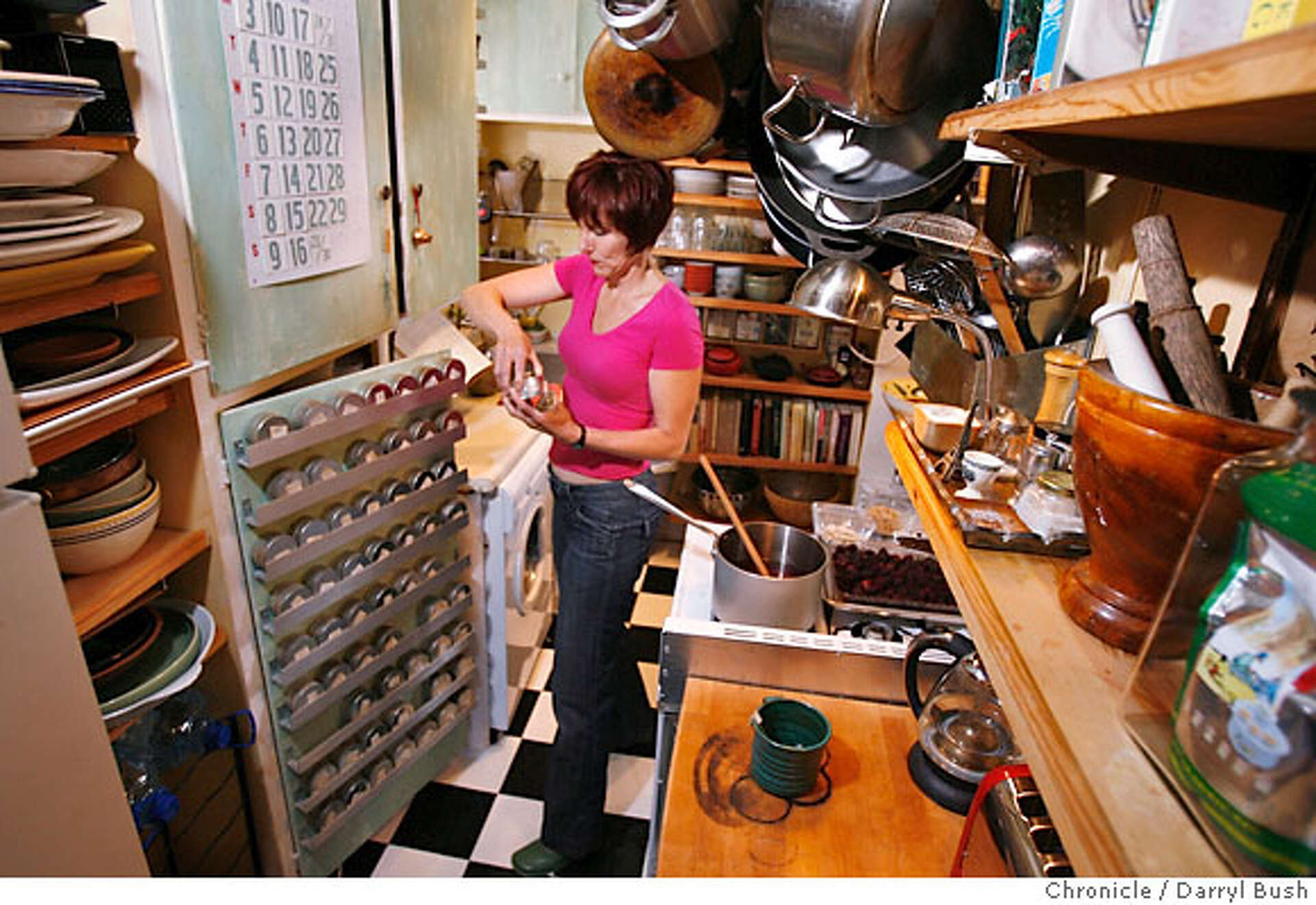 Kitchen Cunning / One woman's solution to conquering tiny cooking space