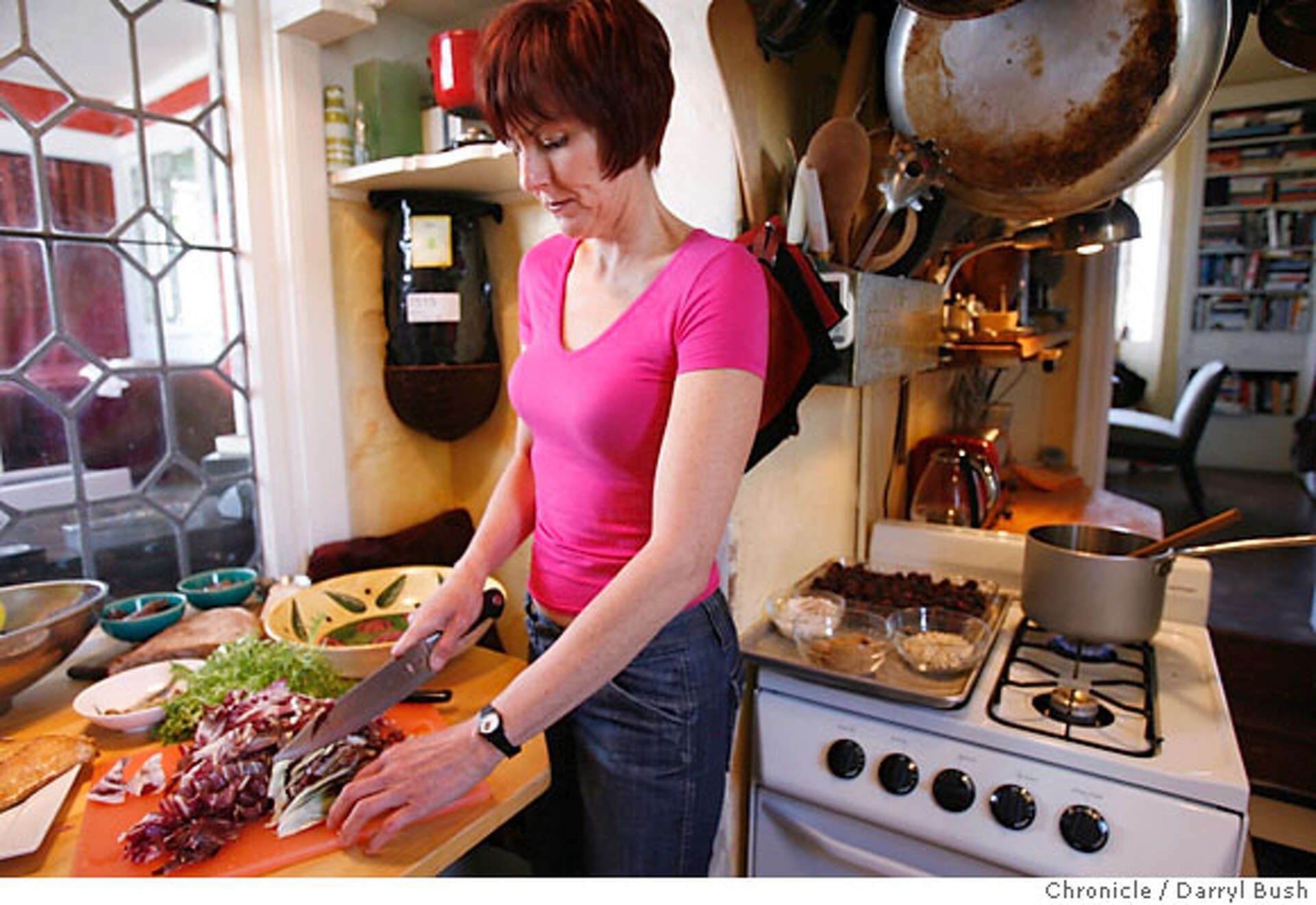 Kitchen Cunning / One woman's solution to conquering tiny cooking space