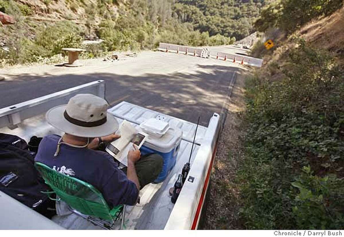 MARIPOSA COUNTY / A long way around / Rockslide on road to Yosemite ...