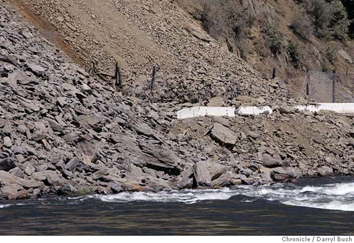 MARIPOSA COUNTY / A long way around / Rockslide on road to Yosemite ...