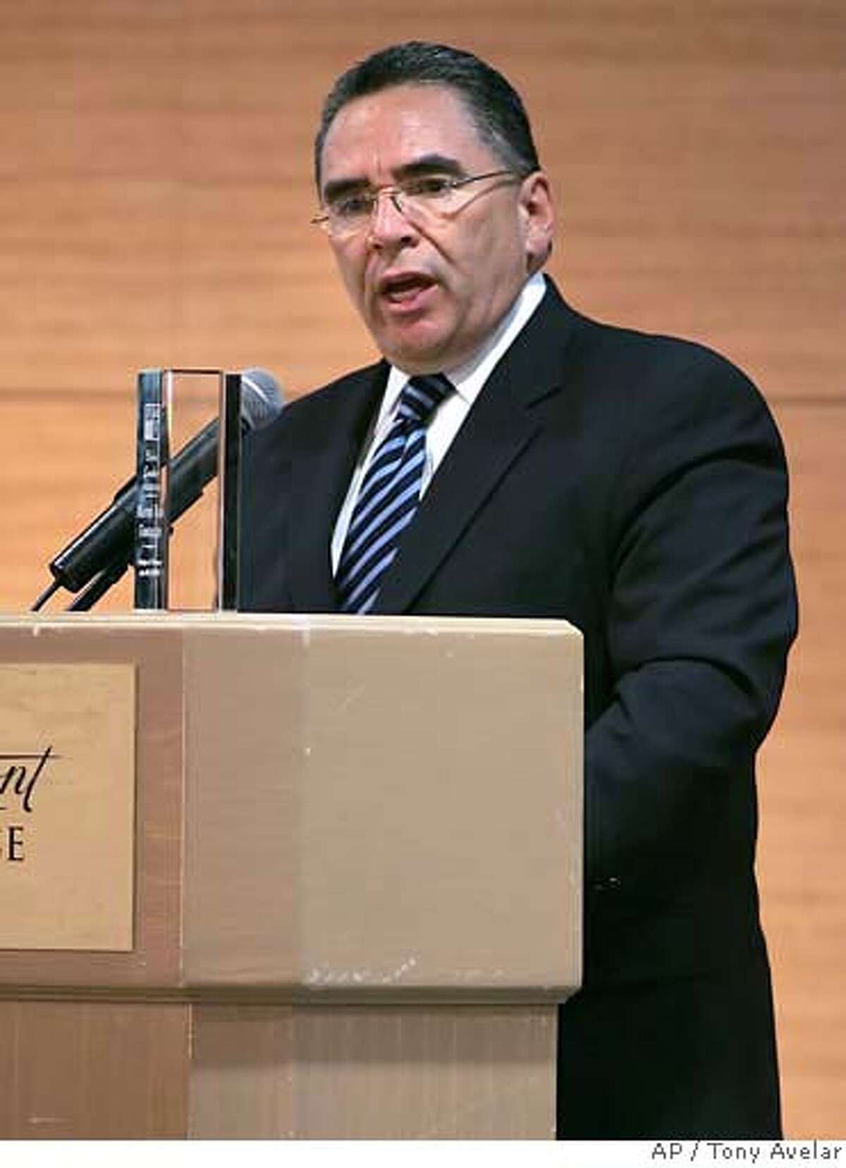 Indicted mayor didn't profit, says prosecutor / D.A. calls garbage deal ...