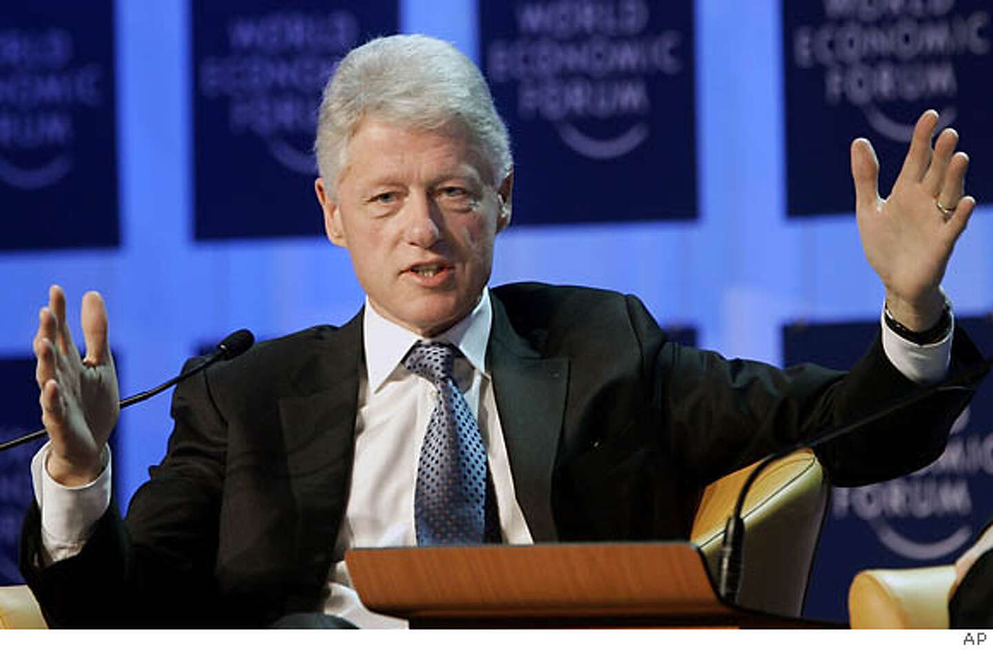 Reagan doctrine still influencing U.S. foreign policy / His reliance on ...