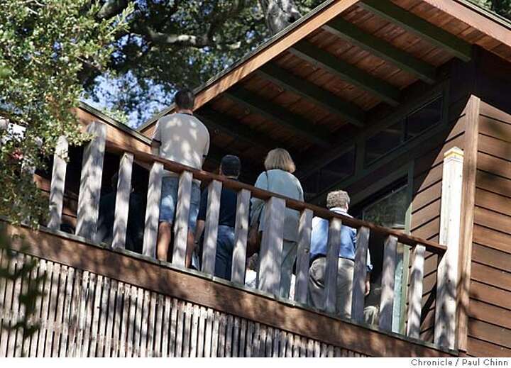 Jurors see Orinda pool house where woman killed therapist husband