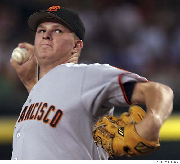Finley hits No. 300, S.F. ends skid / HR leads off game; Bonds also ...