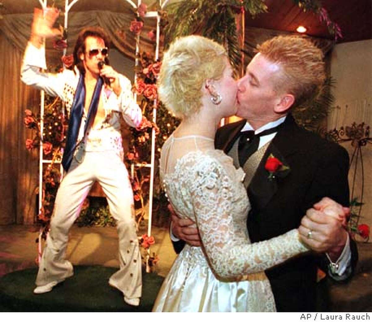 Why many say 'I do' to Vegas wedding