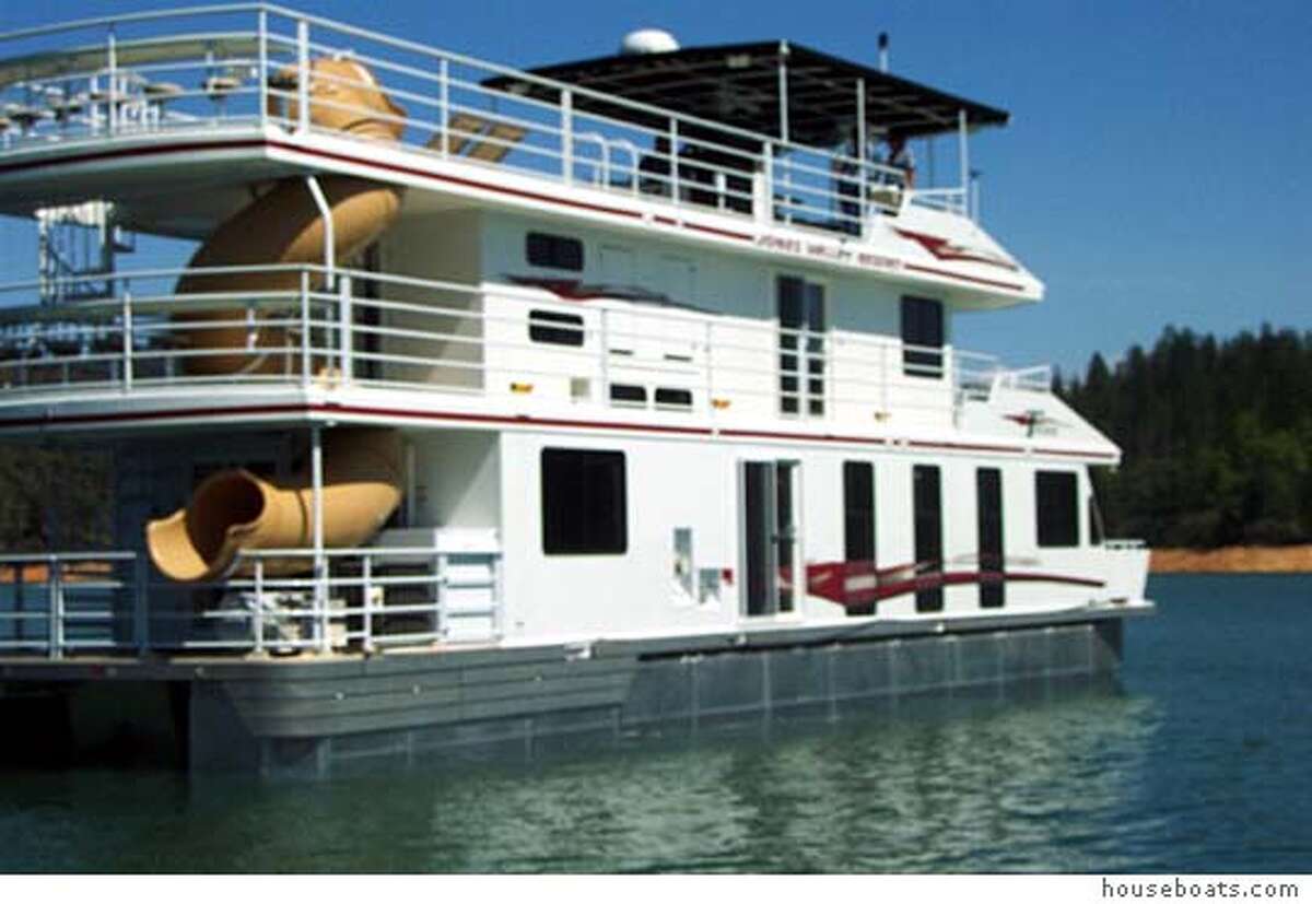 A SUMMER ON THE WATER / Houseboats Lounge around in the sun, go fishing ...