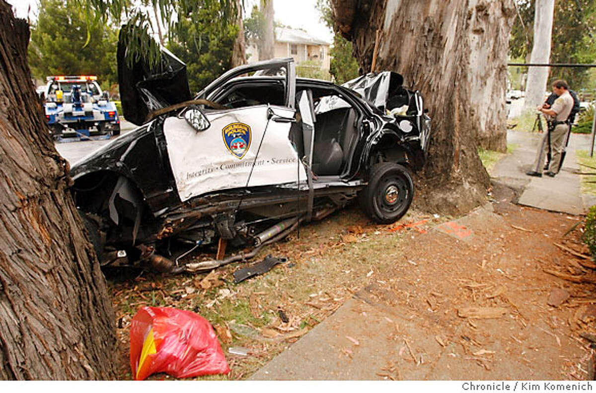 BURLINGAME / Police car, SamTrans bus crash on El Camino -- 11 hurt
