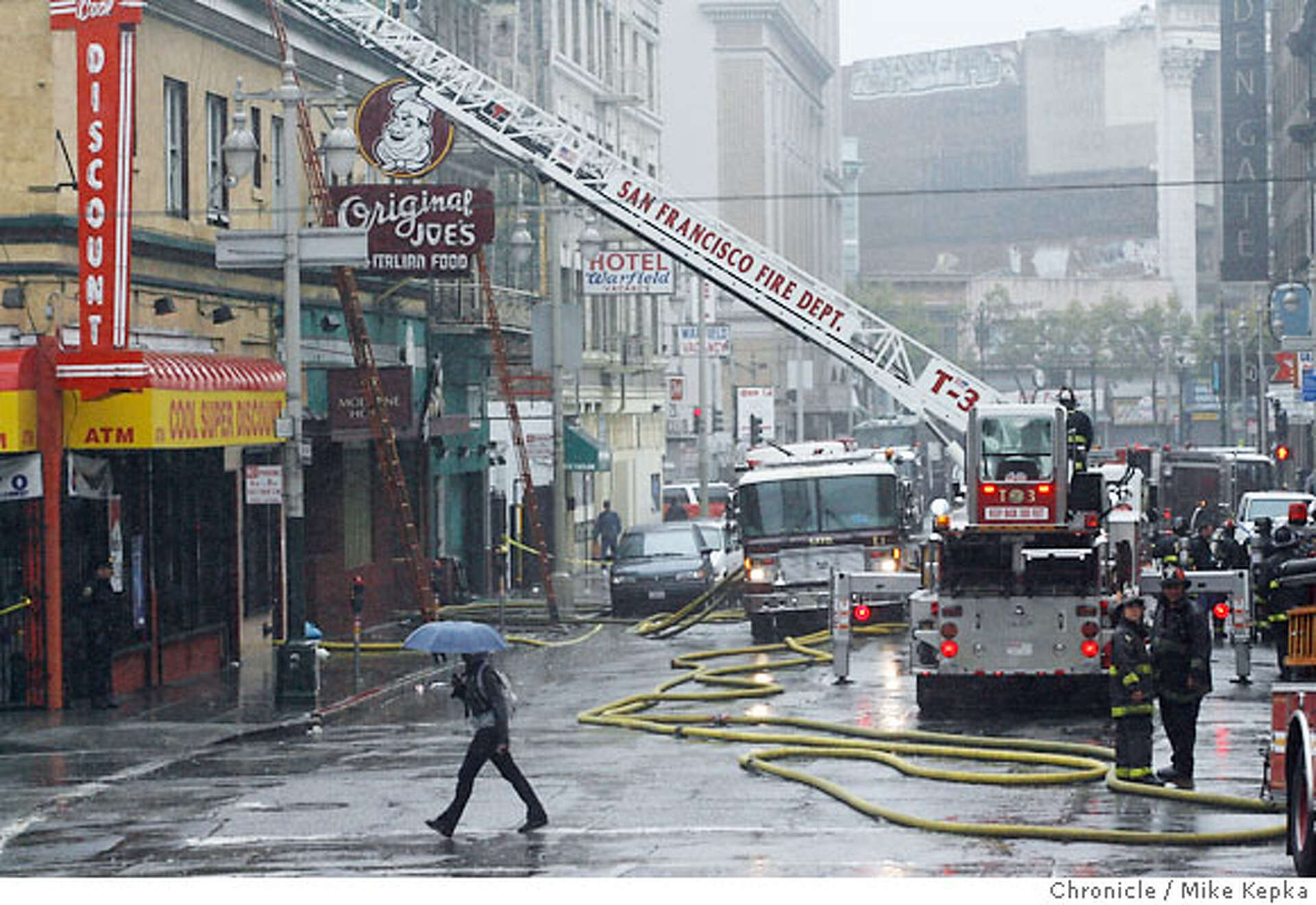 Fire forces S.F.'s Original Joe's to close