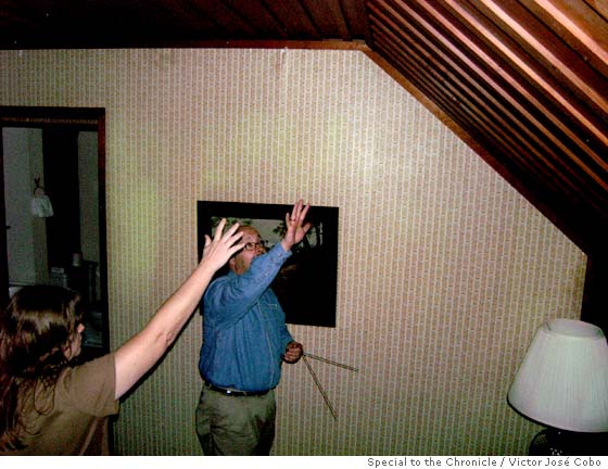 GHOST HUNTERS / SECOND OF TWO PARTS: A sunset trip to a graveyard ...