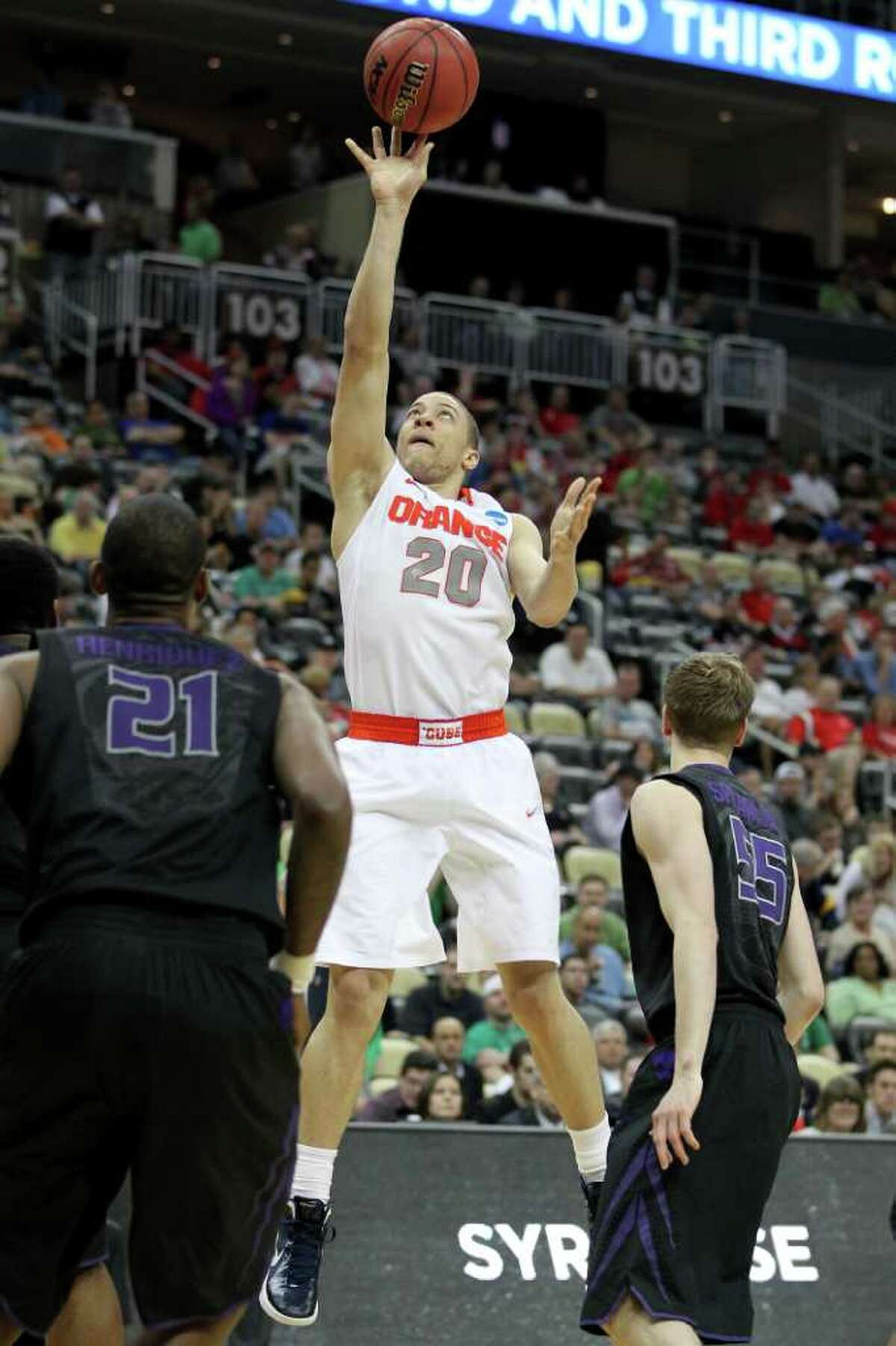 Syracuse going to Sweet 16