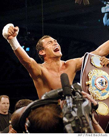 Oakland's Ward stops Kolle after 6 rounds