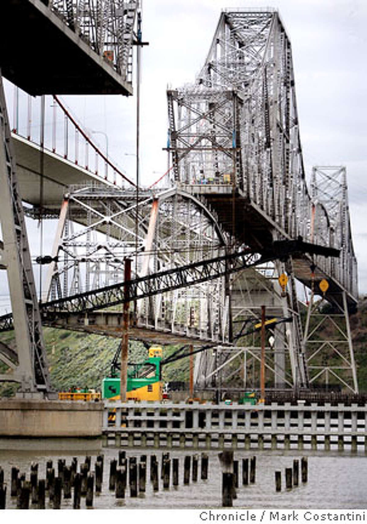 Old Carquinez Bridge is disappearing -- slowly / Piece by piece, crews ...