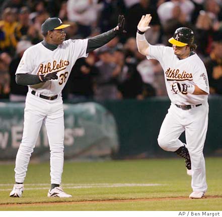 Swisher blasts Tigers / Switch-hitter has 2 homers, 6 for season