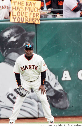 Fans give Bonds a mostly warm reception / Only a few scattered boos at ...