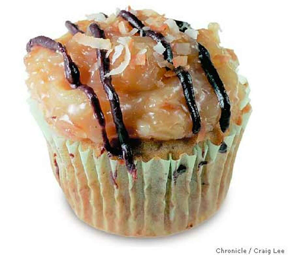 Cupcake cravings / These irresistible confections bring out the kid in ...