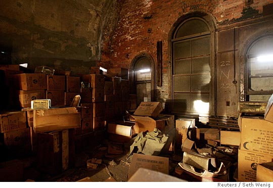 Cold War survival cache found under Brooklyn Bridge