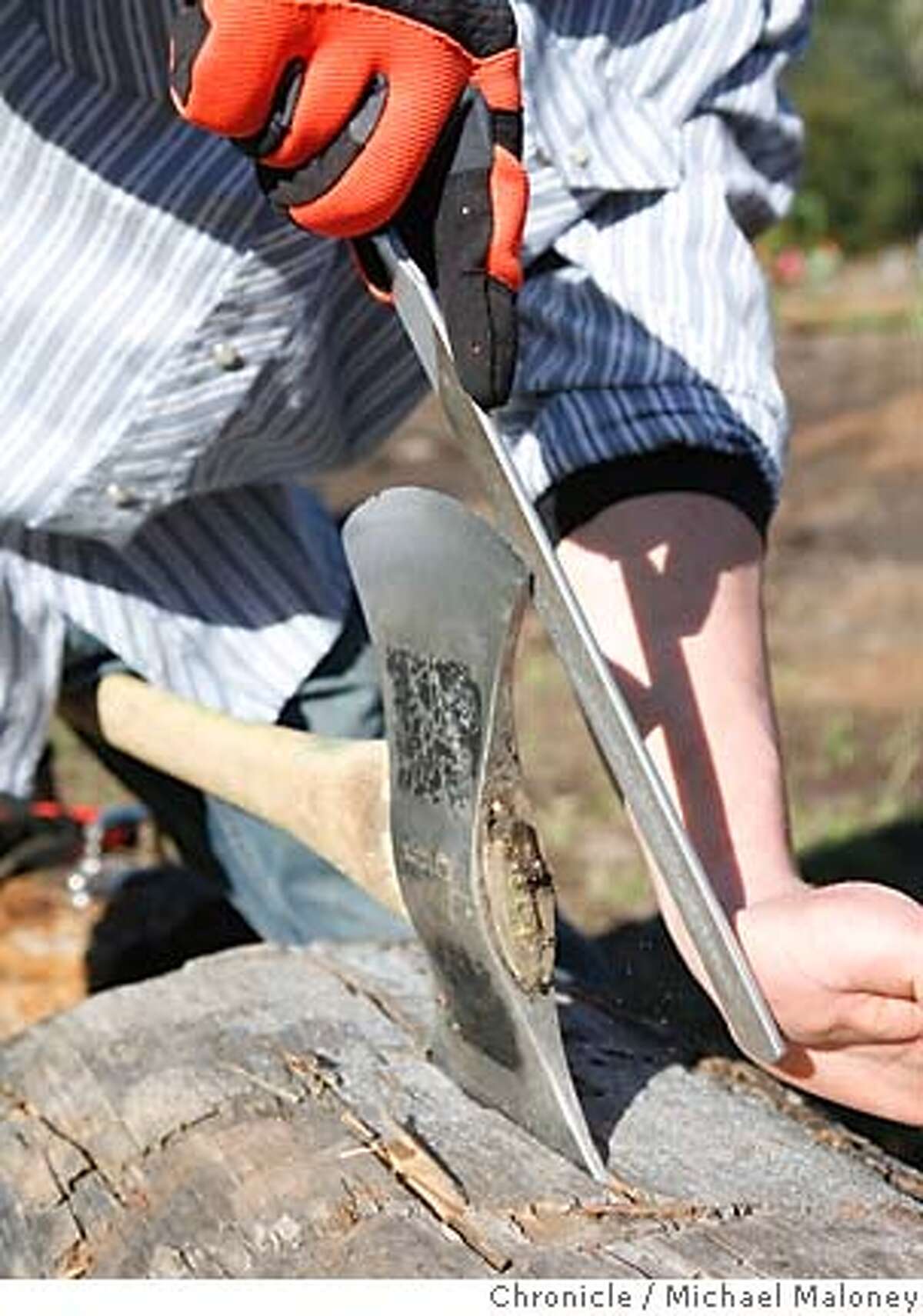 SANTA CRUZ / Homage to logging tradition / Conclave eschews modern ...