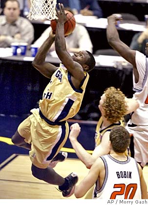 Warriors add shot of Bynum to mix