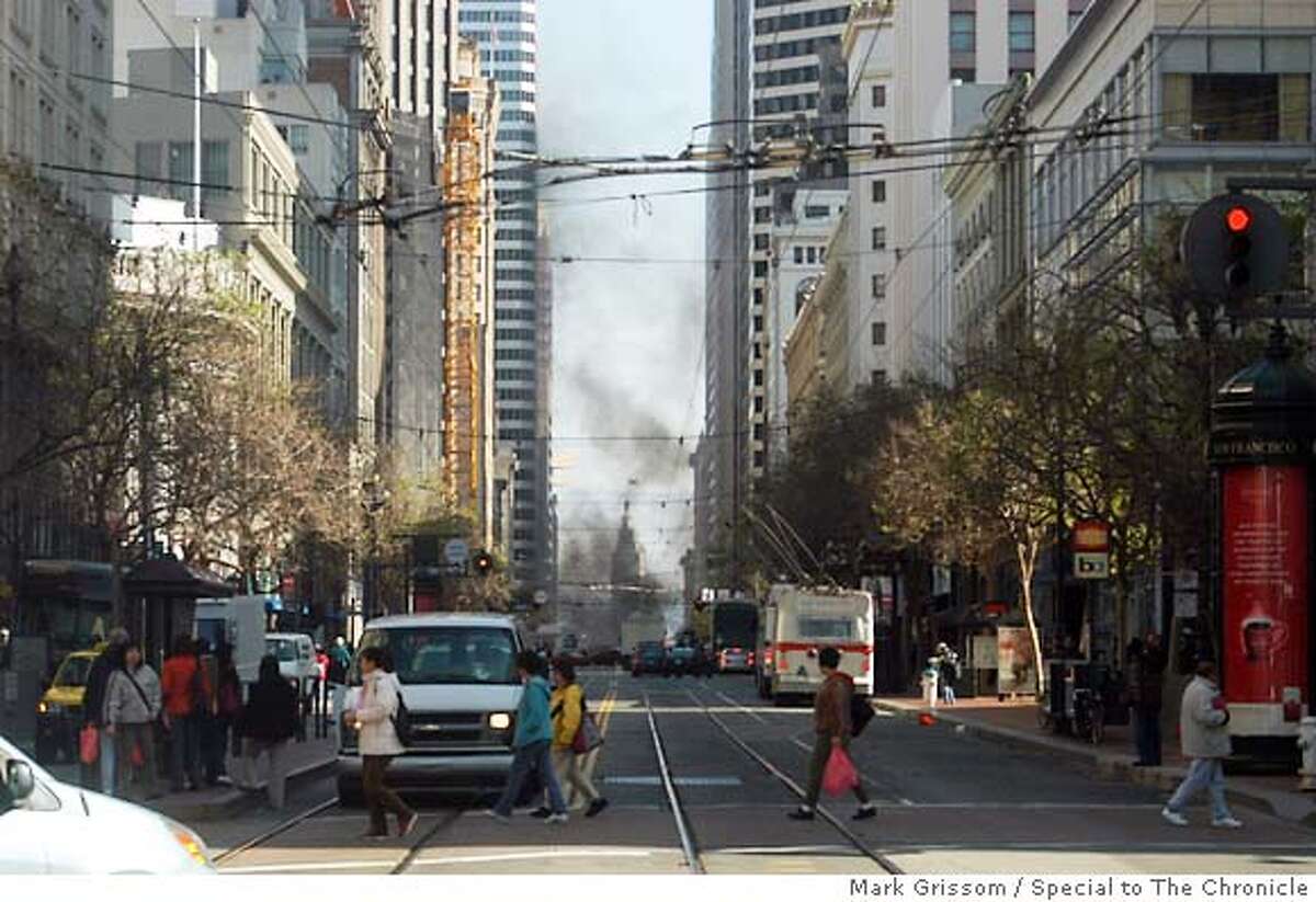 Train chaos sparks readiness worries / Panicked by fire in S.F. tunnel ...