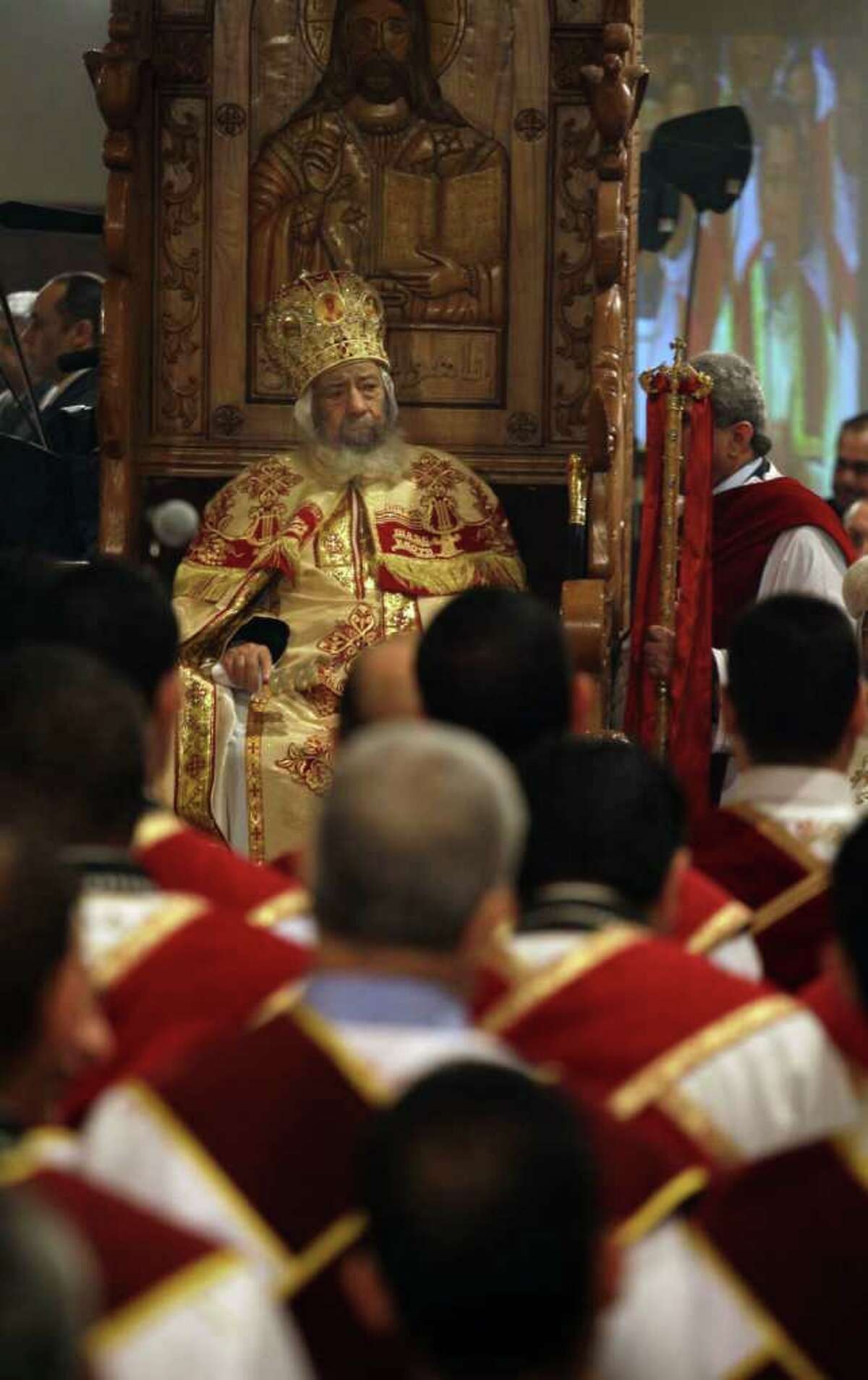 Christians mourn Coptic pope