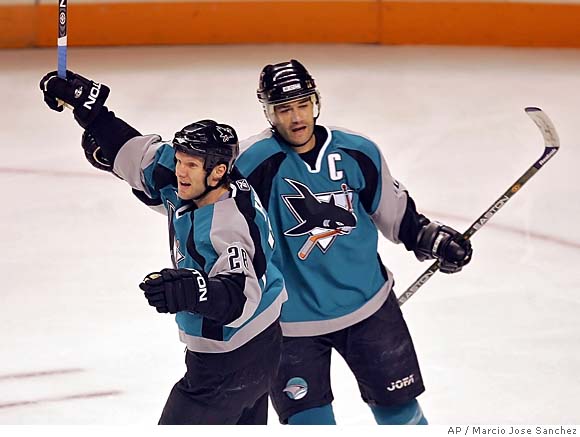 Sharks throttle Detroit in return / 5 power-play goals a San Jose record