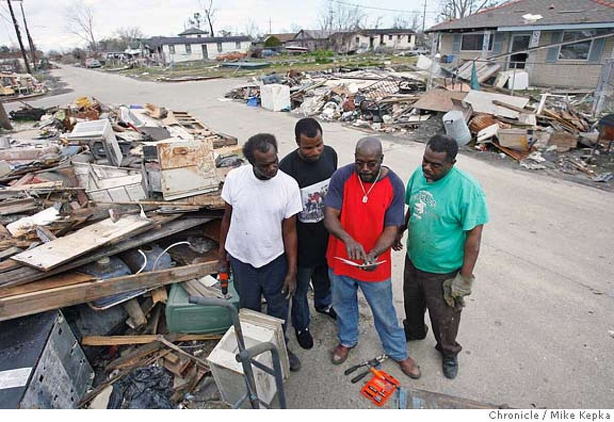 SACRAMENTO-SAN JOAQUIN RIVER DELTA / State's levees in danger / More ...