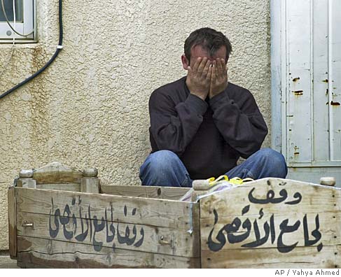 Iraqi ministry launches probe into death squads / Sunni Arab men ...