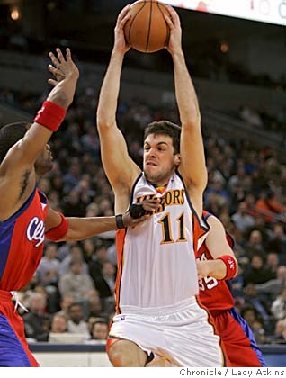 Warriors finally beat Clippers / Fisher helps end 2 years of frustration