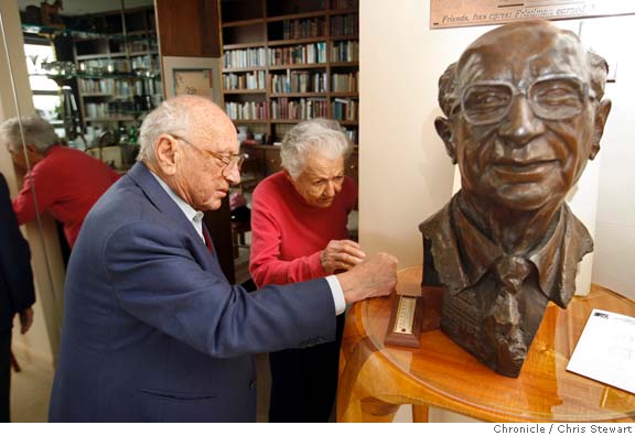 PROFILE / Decades don't douse Milton Friedman's fire / Retired ...