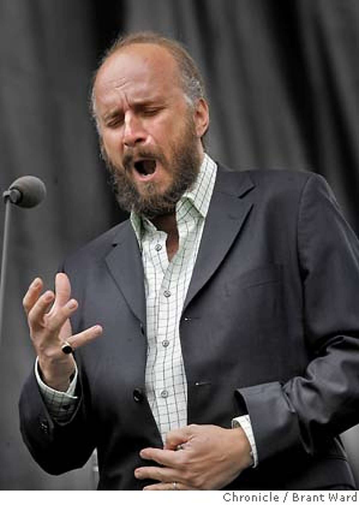 Review: Vocal heroics thrill 17,000 at Opera in the Park