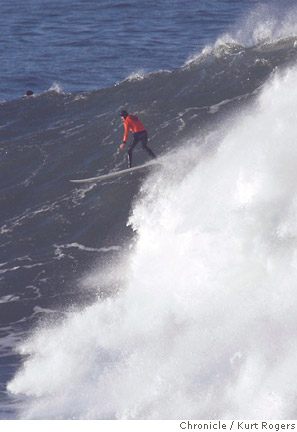 PILLAR POINT / Unique conditions swell Maverick's monsters / Rough ...