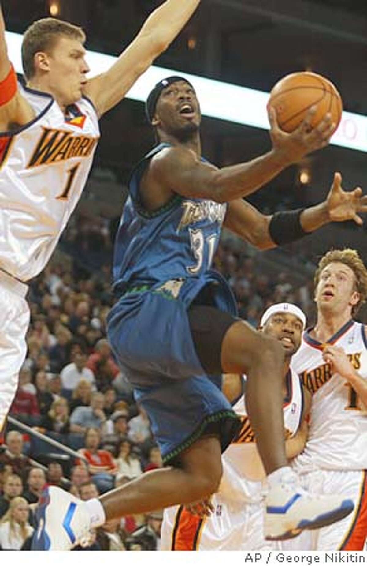 Warriors change lineup -- win big