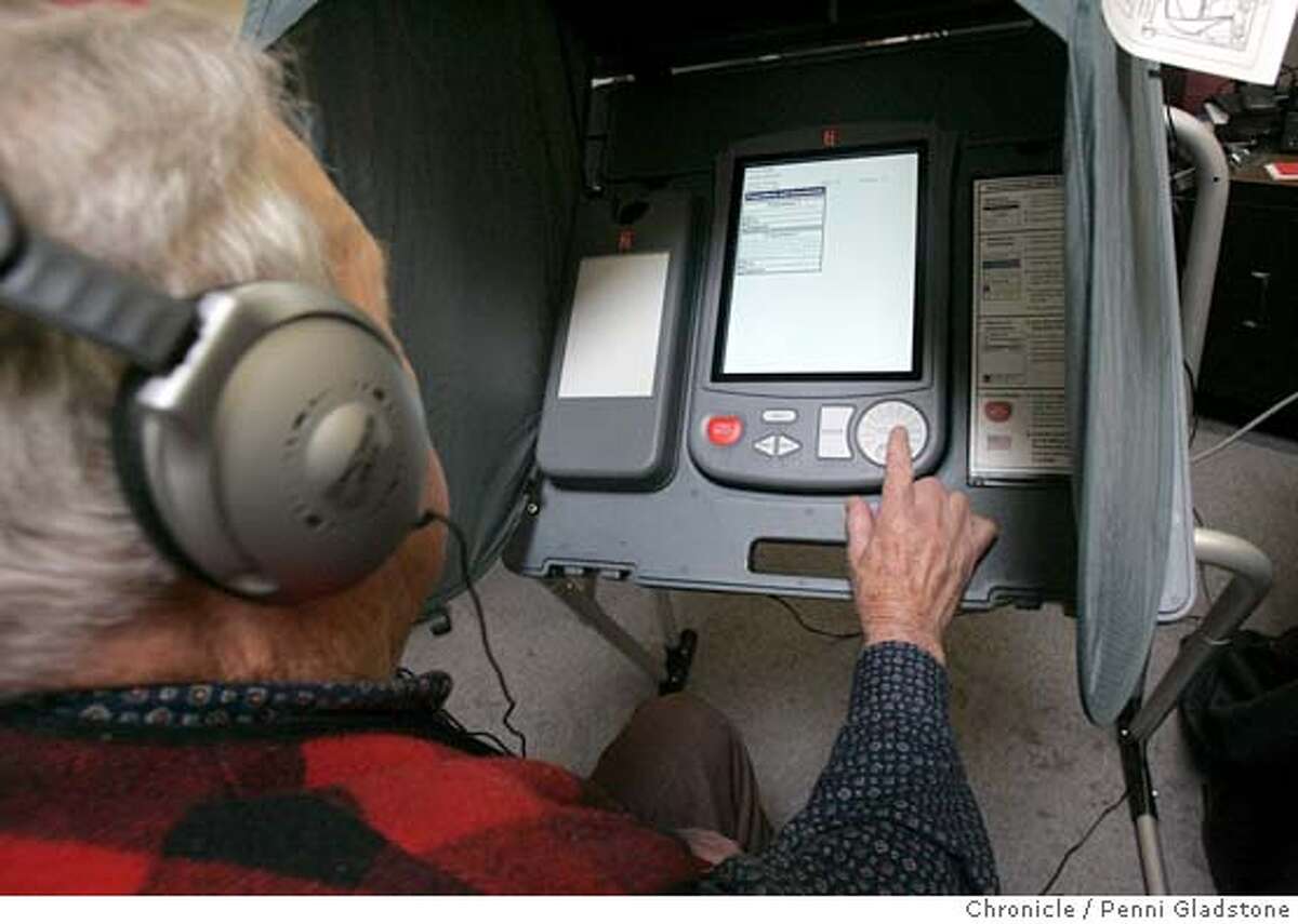 SANTA ROSA / Disabled try out voting machines for accessibility ...