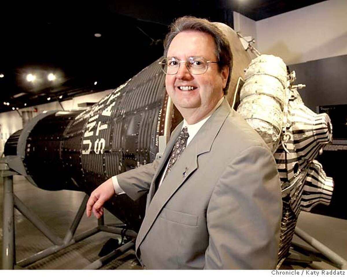 MOUNTAIN VIEW / NASA's boss at Ames losing job in shakeup / Departure ...