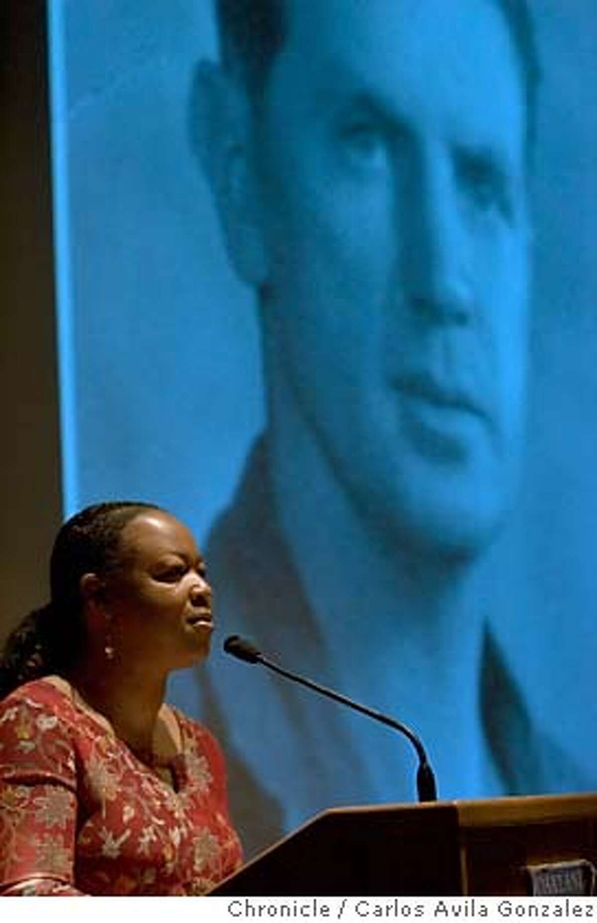 Teaching the stuff of legends / Late Oakland coach feted at museum