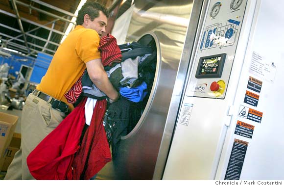 Cleaning up the cleaners / New methods offer alternatives to toxic solvents