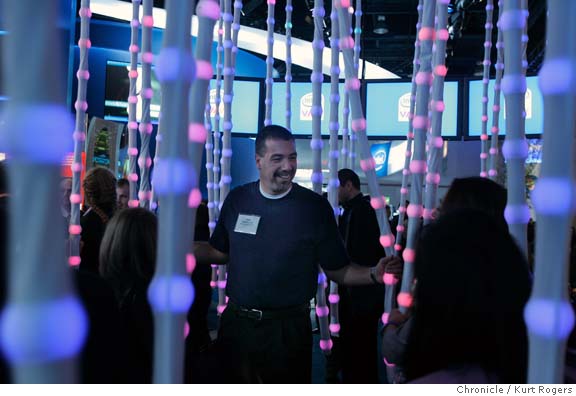 CONSUMER ELECTRONICS SHOW 2006 / Digital audience is coveted prize ...