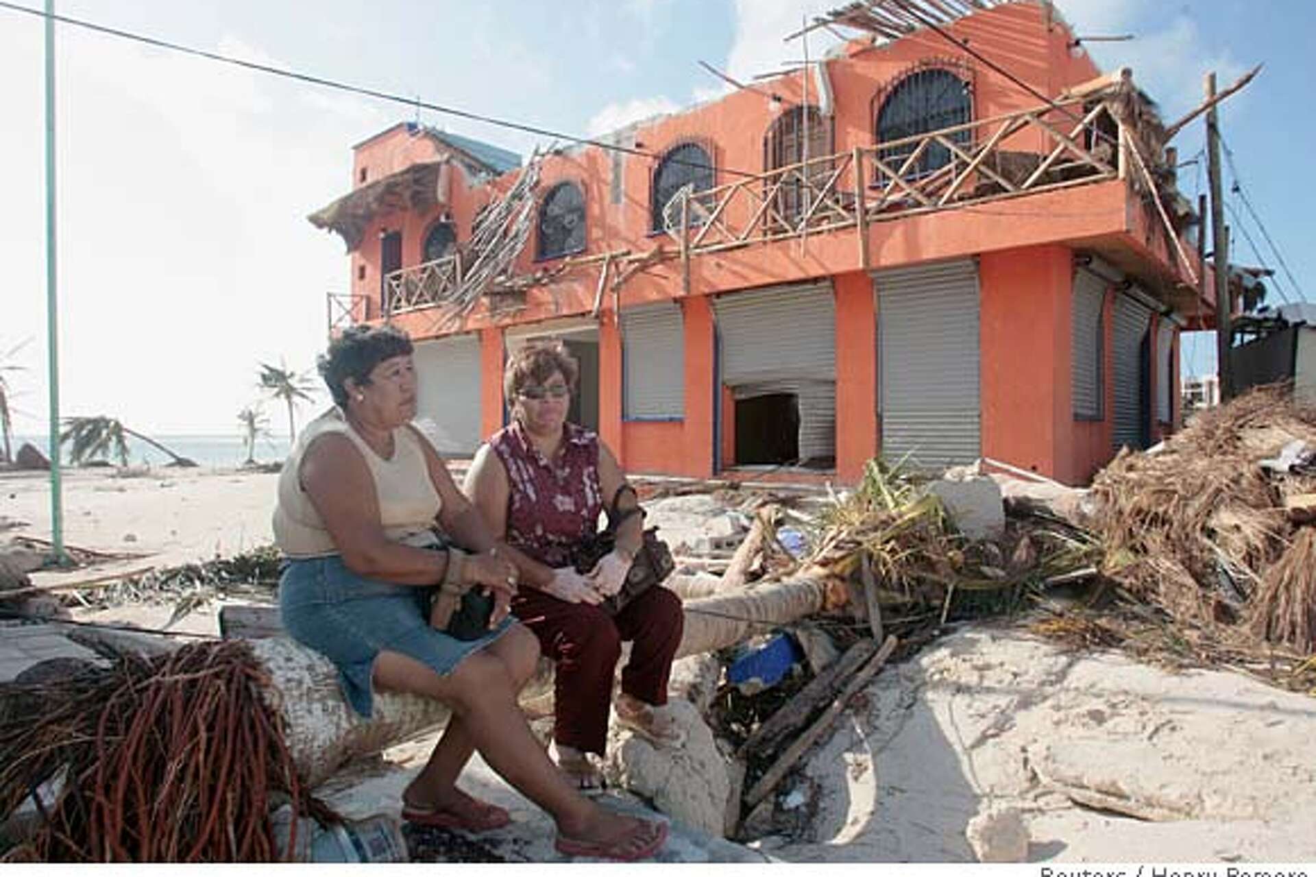 Travelers' Checks: Hurricane Dean knocks out Costa Maya cruise port