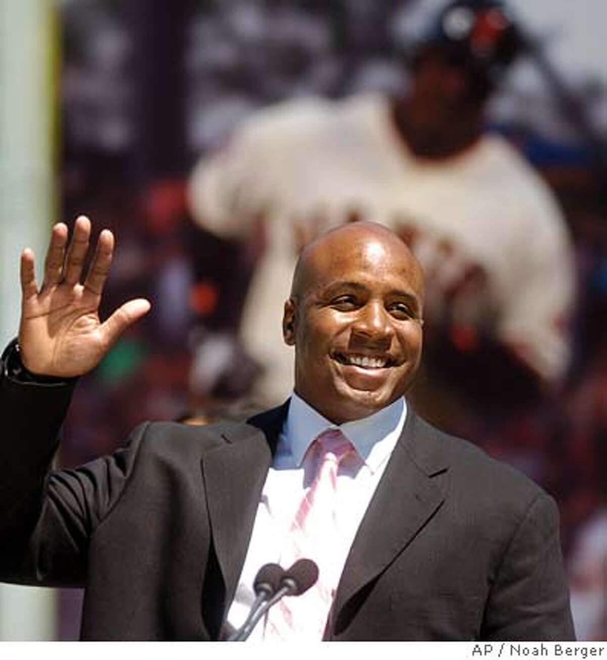 San Francisco honors Barry Bonds for Giant accomplishments