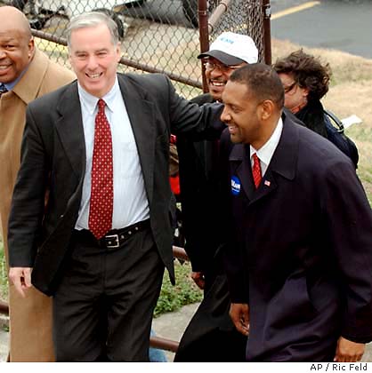 Dean winning over more party leaders / However, most still back someone ...