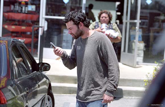 Hugh Hart's Industry Buzz: Chris Gorak directs 'Right at Your Door'