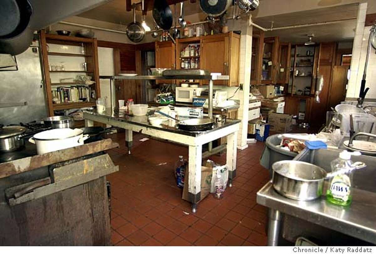 Frat house treasure / Sigma Phi brothers will restore their Greene ...