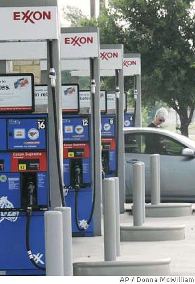 Exxon Mobil uses tiny sticker to cool the disparity over hot fuel - SFGate